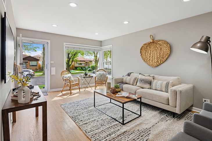 A Home Stager Used Paint to Transform This Dark Kitchen | Apartment Therapy