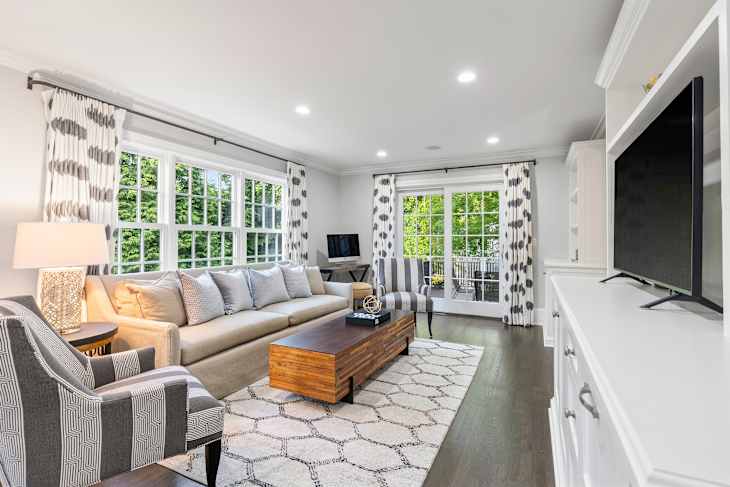 See How a Stager Transformed This “Dark,” Cluttered Home | Apartment ...