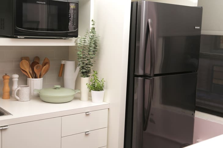 How to Move a Refrigerator Safely, According to Pro Movers | Apartment ...