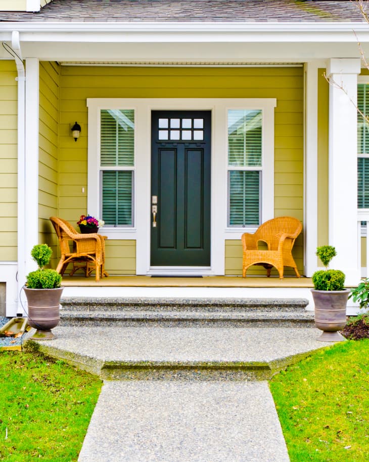 The 3 Front Door Styles Real Estate Agents Love Seeing | Apartment Therapy