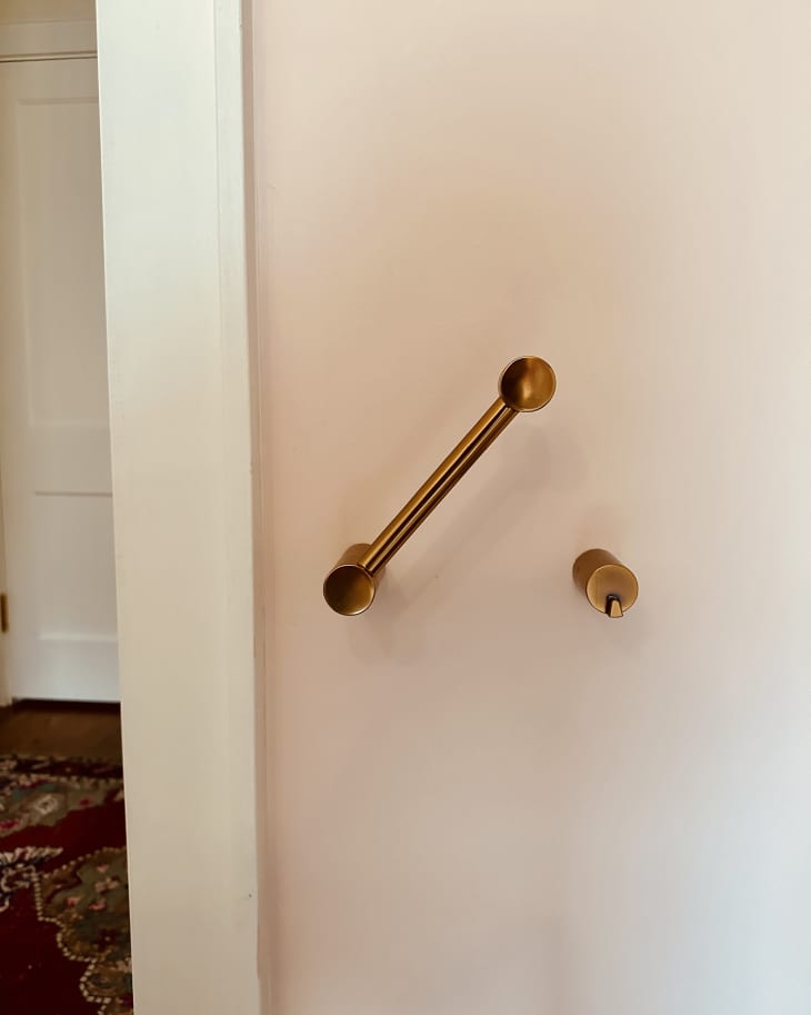 Moen Align Pivoting Toilet Paper Holder Review 2024 - Tested With ...