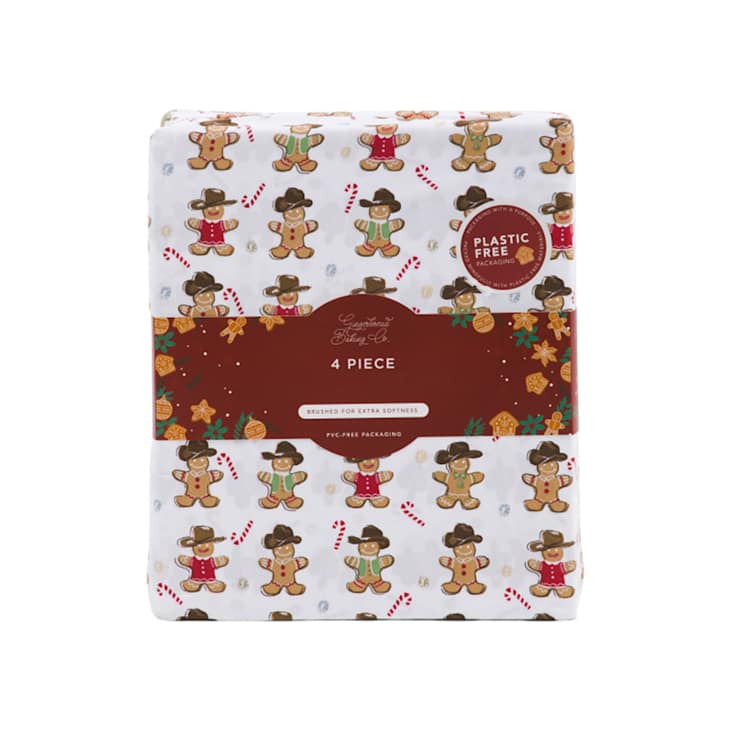 Shoppers Are “So Happy” with This Gingerbread Man Bedding | Apartment ...