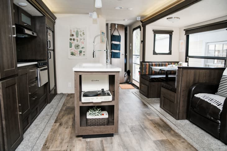 How One Photographer's Camper into a Cozy Home | Apartment Therapy