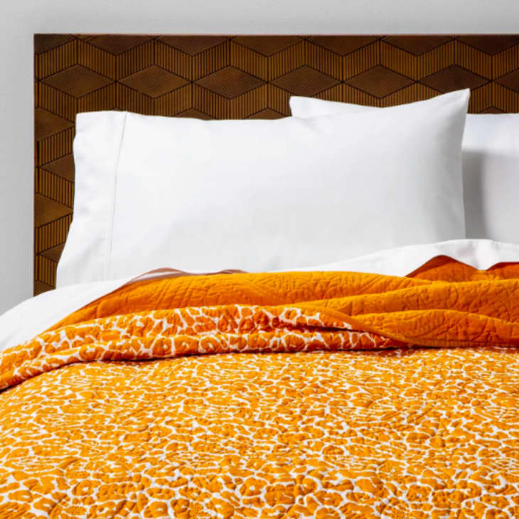 The Best Lightweight Quilts and Coverlets for Your Bed | Apartment Therapy