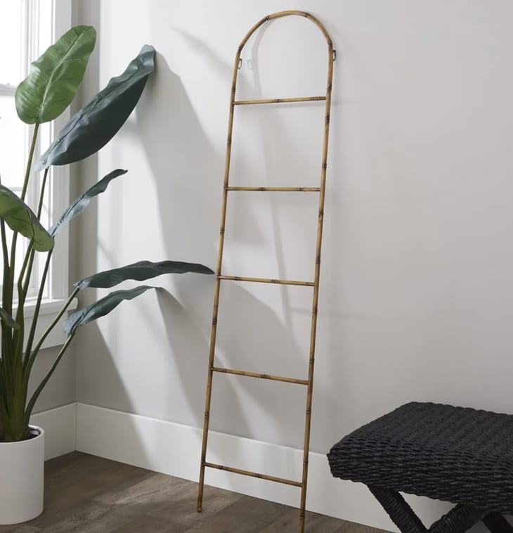 Here’s a Small-Space Solution for Displaying More Plants | Apartment ...