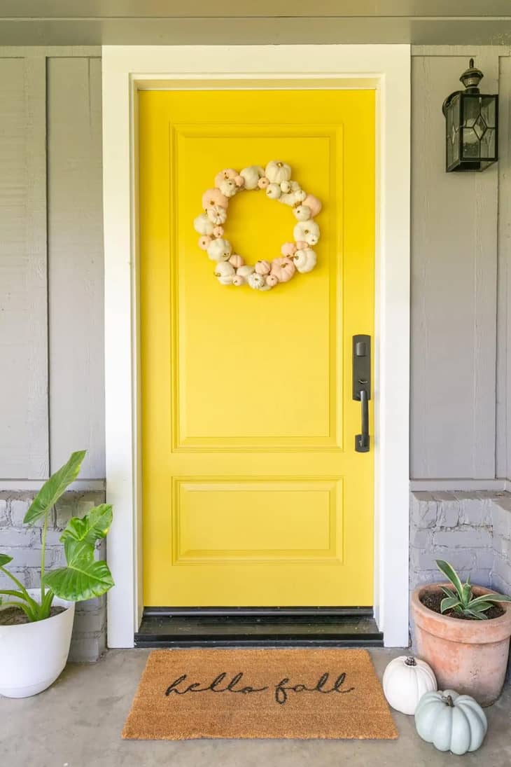 12 Fall Front Door Ideas to Greet the Season in Style | Apartment Therapy
