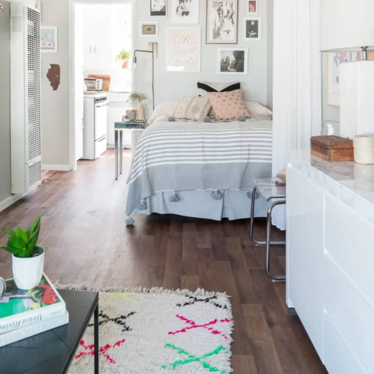 25 Amazing Small Apartment Bedroom Ideas – Roomy Retreat