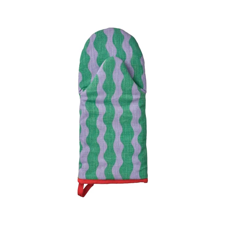 IKEA TABBERAS Oven Mitt Changes Colors When Hot | Apartment Therapy