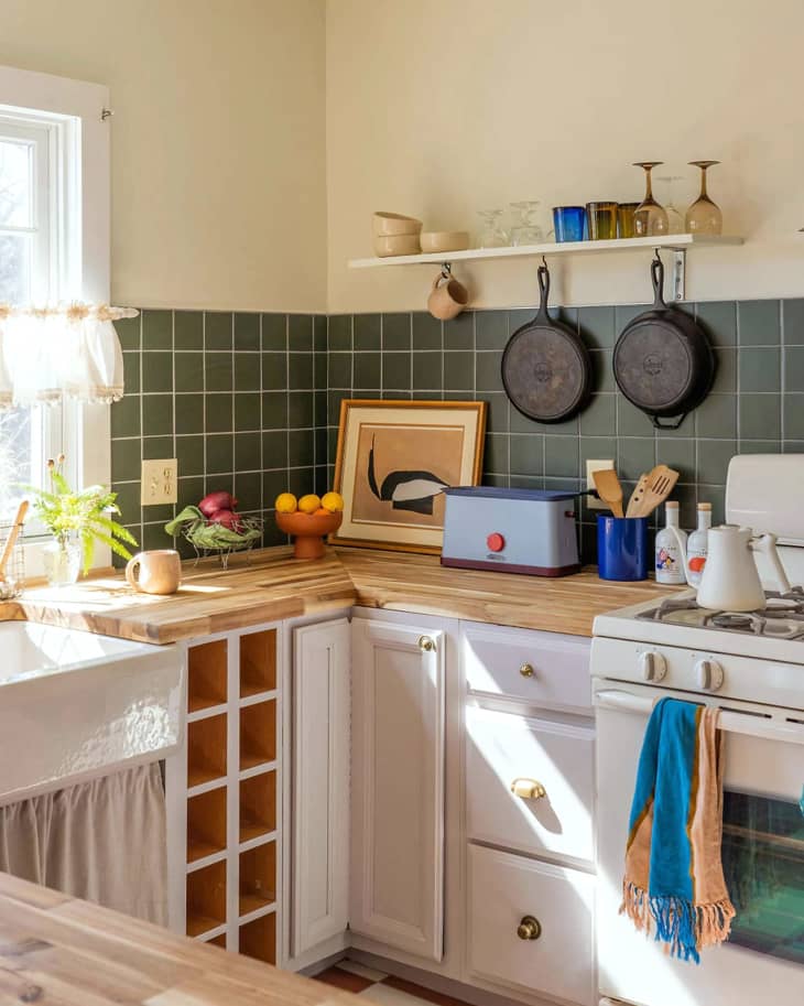 The Best Way to Mix and Match Kitchen Hardware on a Budget | Apartment ...
