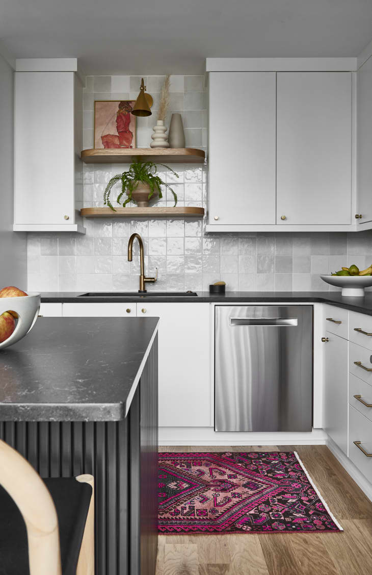 10 Kitchen Backsplash Ideas for a Pretty & Practical Space | Apartment ...