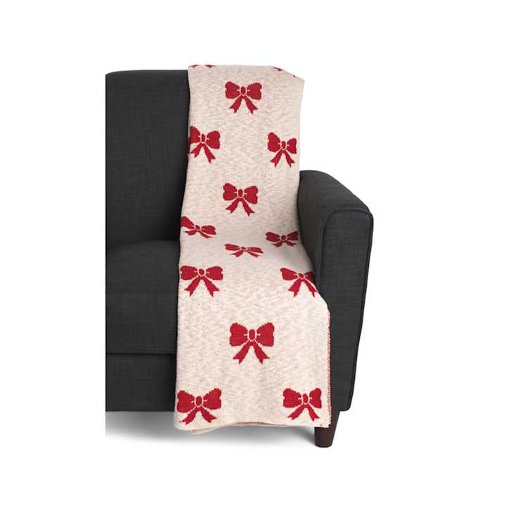 Marshalls Is Selling a Cozy "Bow Girl Christmas" Throw Blanket ...