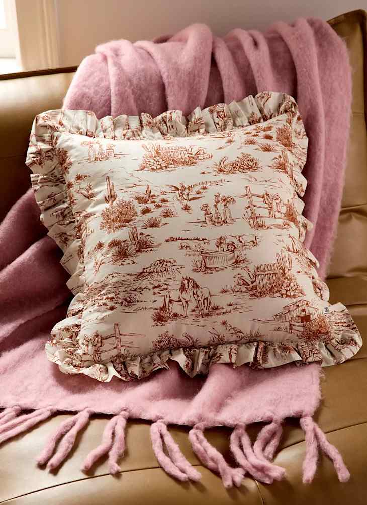 Subtle Ruffles Are Back for 2025, According to Designers | Apartment ...