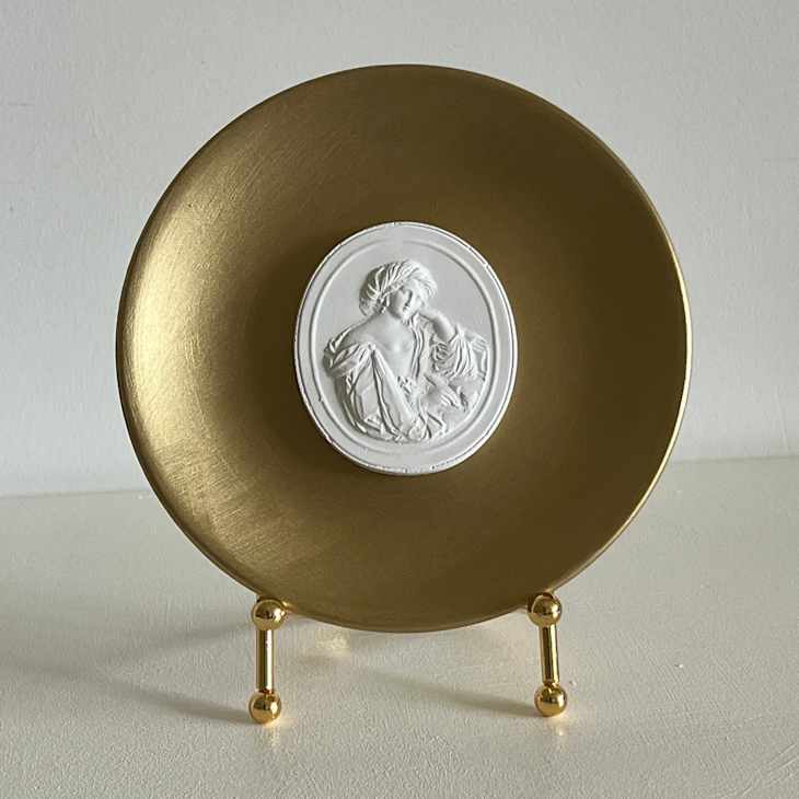 Portrait Medals and Vintage-Look Intaglios Are Trending | Apartment Therapy