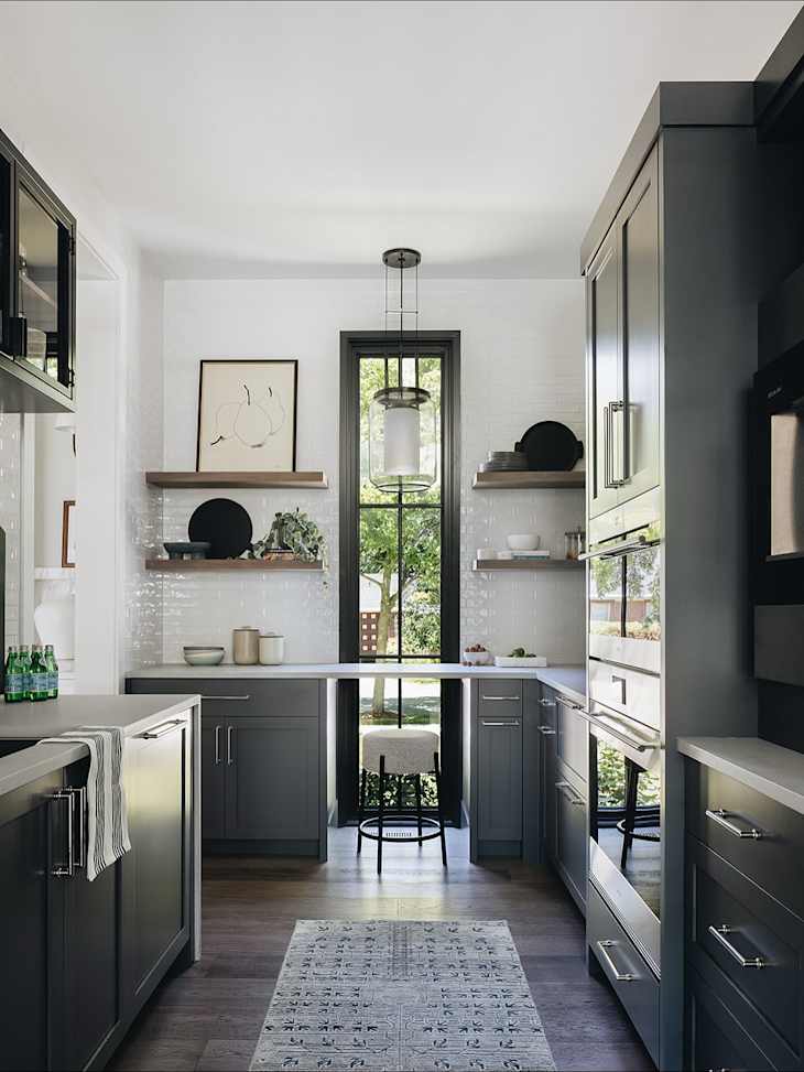 15 Scullery Kitchen Ideas for Functional Design and Layout | Apartment ...