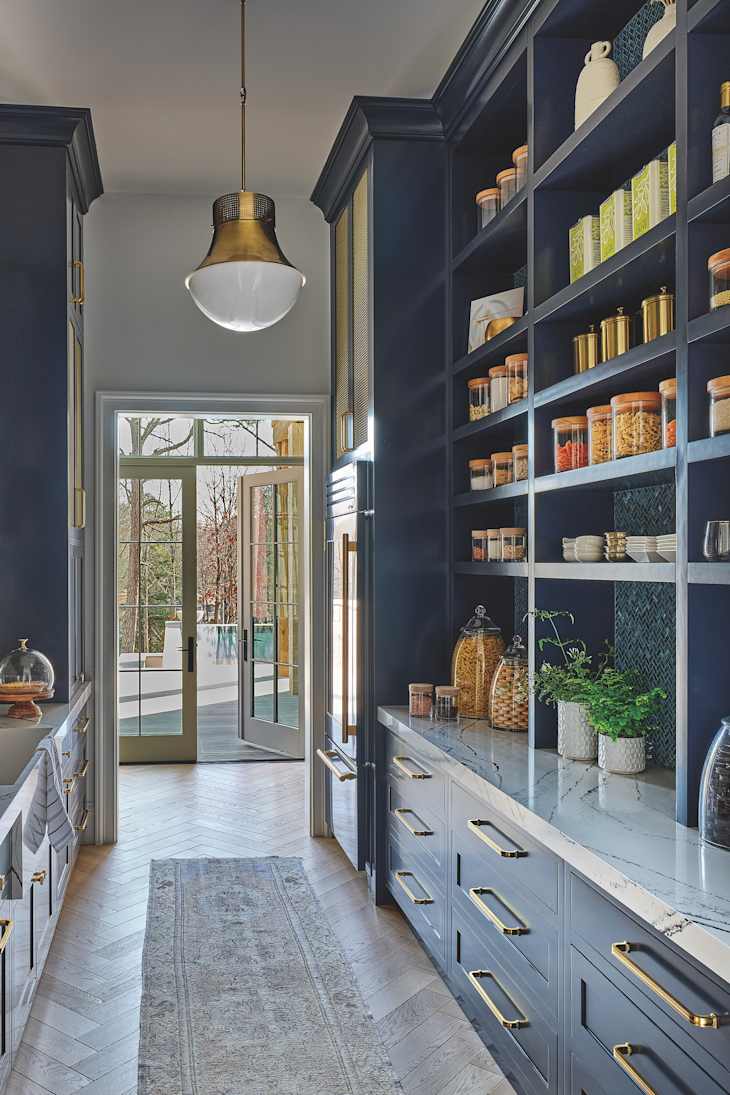 15 Scullery Kitchen Ideas for Functional Design and Layout | Apartment ...