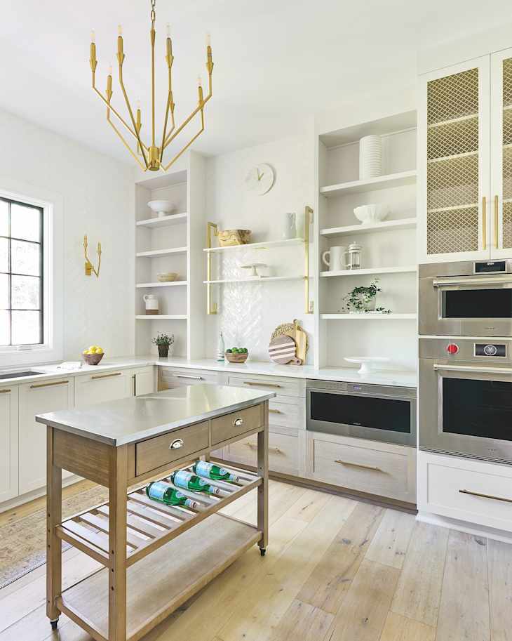 15 Scullery Kitchen Ideas for Functional Design and Layout | Apartment ...