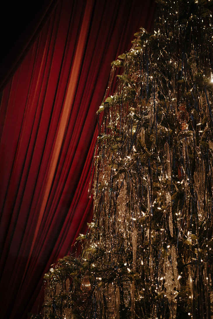Tinsel Christmas Trees: 8 Designer Styling Tips & History | Apartment ...