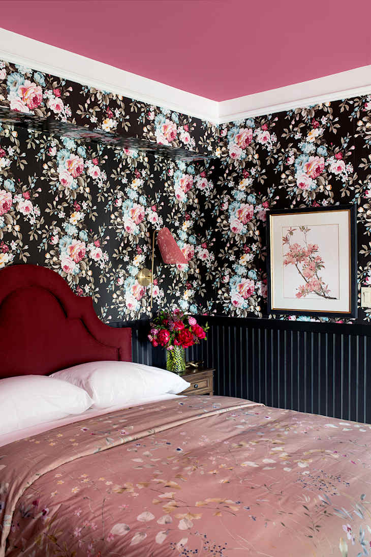 How the “Color Echo” Method Works to Create Bold Interiors | Apartment ...