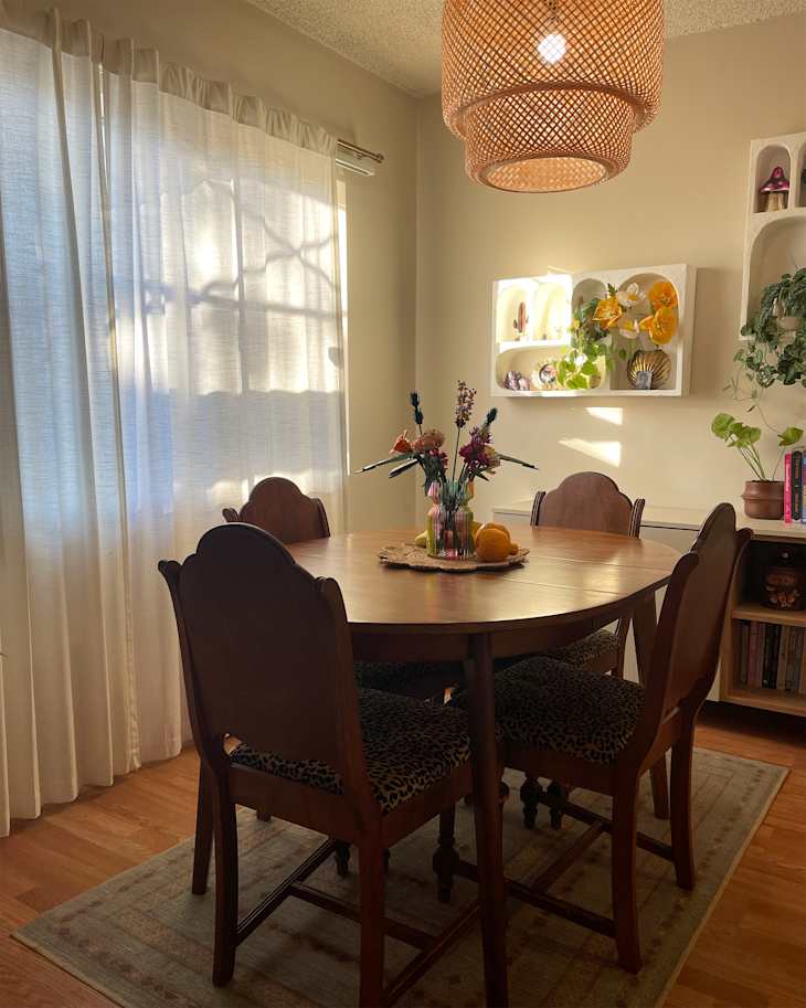 This Expandable Wooden Target Dining Table Looks Vintage | Apartment ...