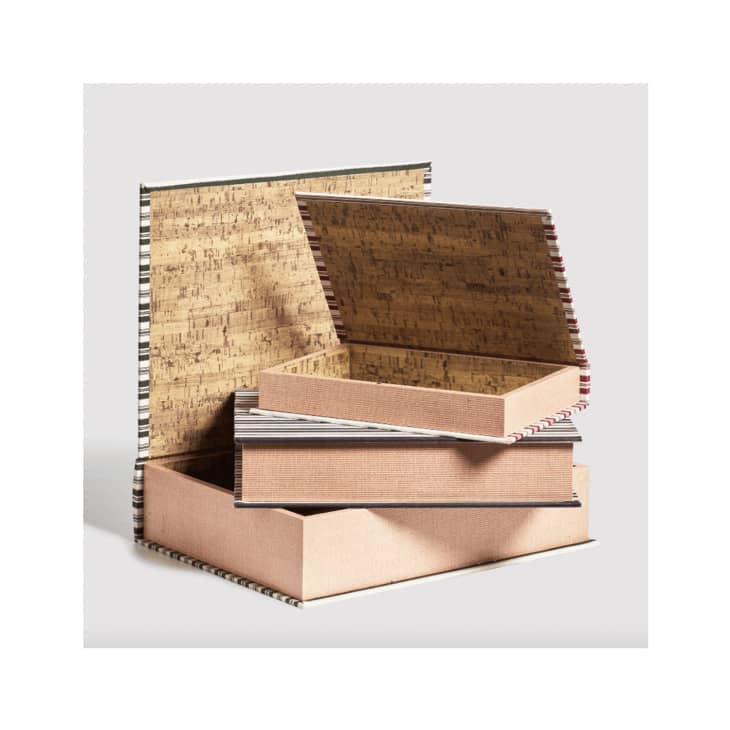 Faux Book Boxes Are the Home Trend Your Bookcase Is Missing | Apartment ...