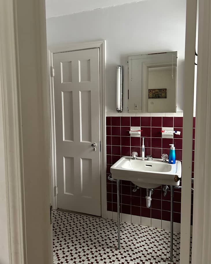 This Vintage Bathroom Makeover Has Peel-and-Stick Wallpaper | Cubby