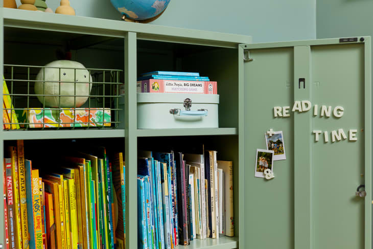 This Green Kids’ Bedroom Has a Great Storage Idea | Cubby