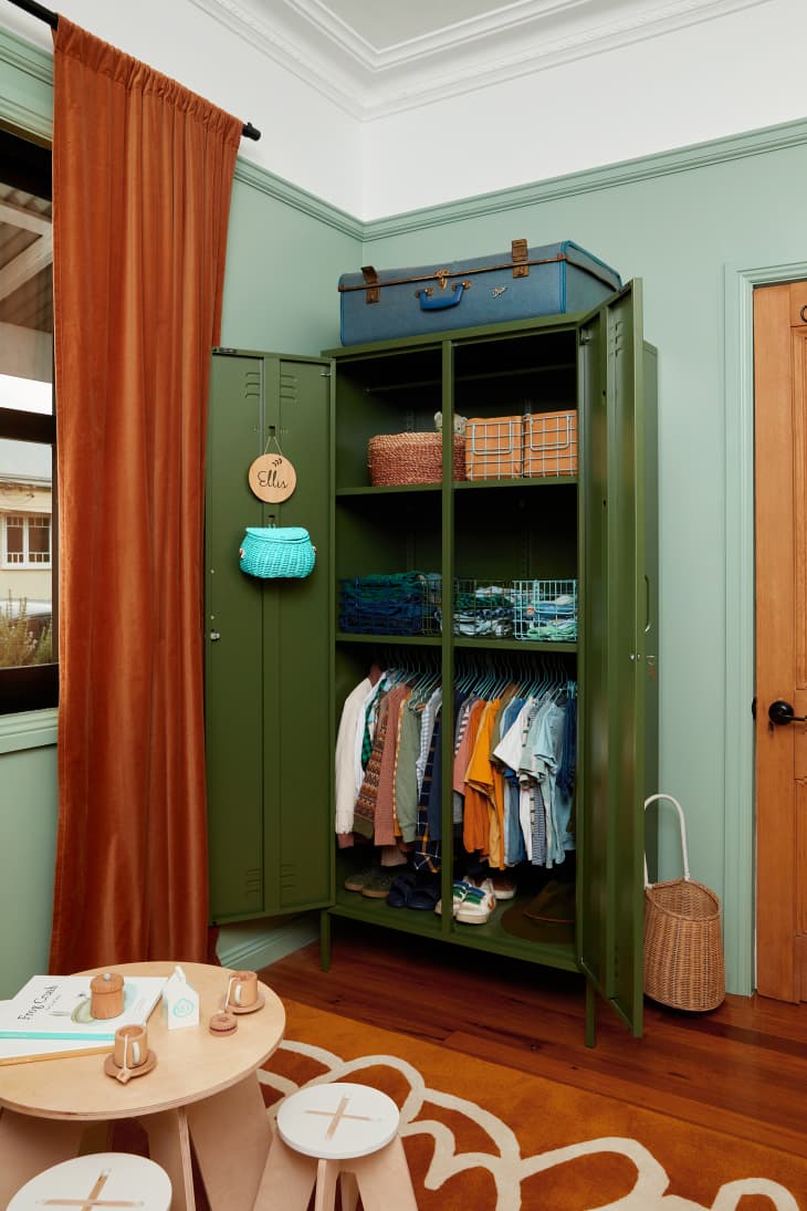 This Green Kids’ Bedroom Has a Great Storage Idea | Cubby