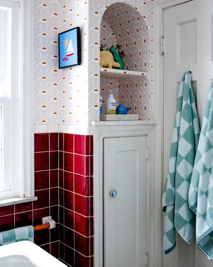 This Vintage Bathroom Makeover Has Peel-and-Stick Wallpaper | Cubby
