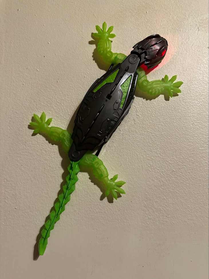 Where to Buy Hex Bots Wall Crawler Gecko, 2024’s Hottest Toy | Cubby