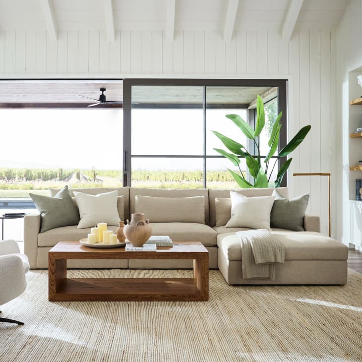 Why This Pottery Barn Storage Coffee Table Is Our Favorite | Apartment ...