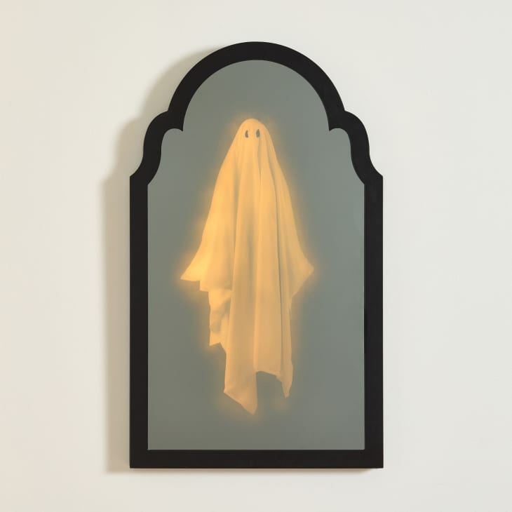 Pottery Barn's Hologram Ghost Mirror Is A Must for Halloween ...