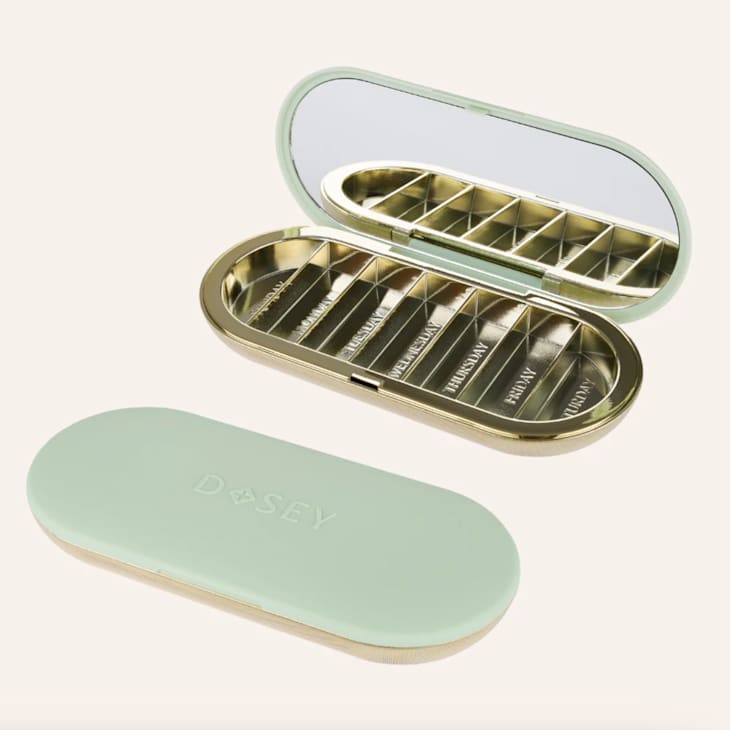 Thoughtful, Under-$25 Stocking Stuffers Our Editors Love | Apartment ...