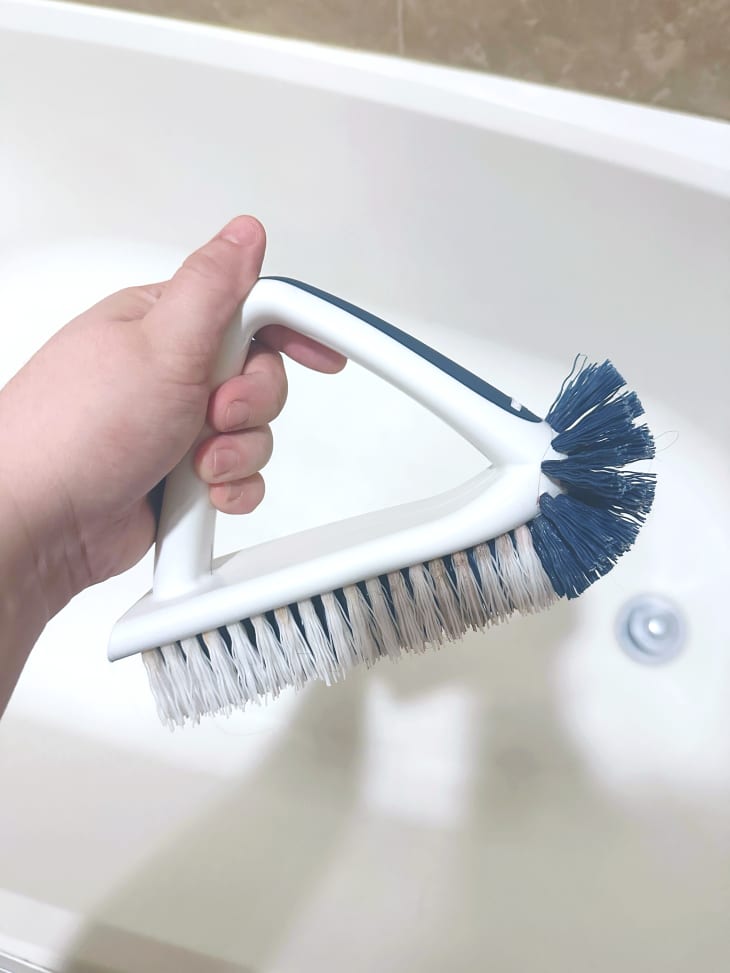 Unger's 2-in-1 Scrub Brush Is a Beast on Tough Stains | Apartment Therapy