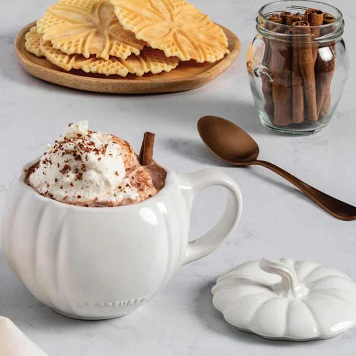 Le Creuset's New Pumpkin Mugs Are So Adorable for Fall | Apartment Therapy