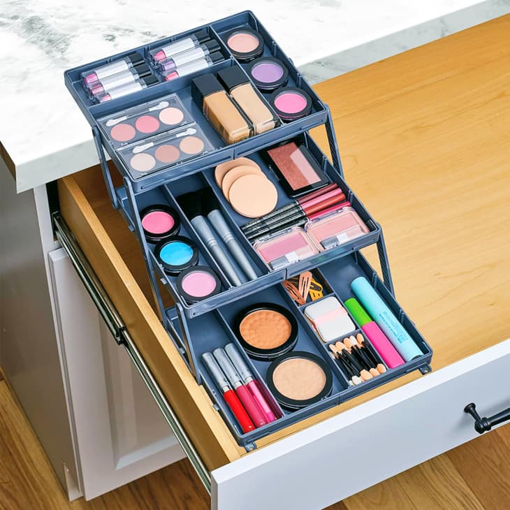 This $20 Smart Drawer Organizer Takes Care of Clutter Chaos | Apartment ...