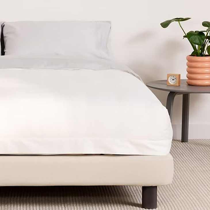How Casper's Upholstered Bed Frame Made My Bedroom Cozier | Apartment ...