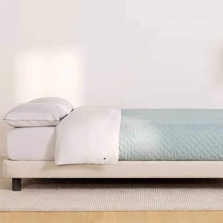 How Casper's Upholstered Bed Frame Made My Bedroom Cozier | Apartment ...