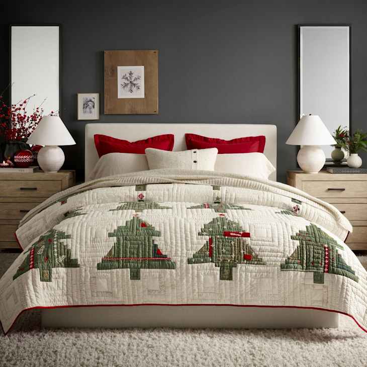 10 Pottery Barn Quilts That Are Perfect for Christmas | Apartment Therapy