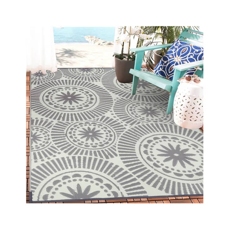 8 Best Walmart Outdoor Rugs: Plastic, UV-Resistant, Water-Resistant ...