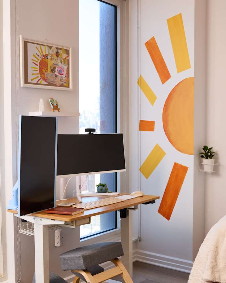 This Easy Mini Mural Added a Huge Dose of Cheer to an Empty Corner ...