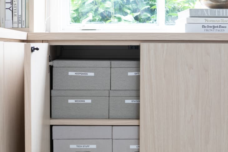 42 Desk Organization Ideas That Will Keep Your Office Tidy | Apartment ...