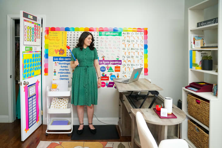 How a Teacher Turned Her Living Room into a Virtual Classroom ...