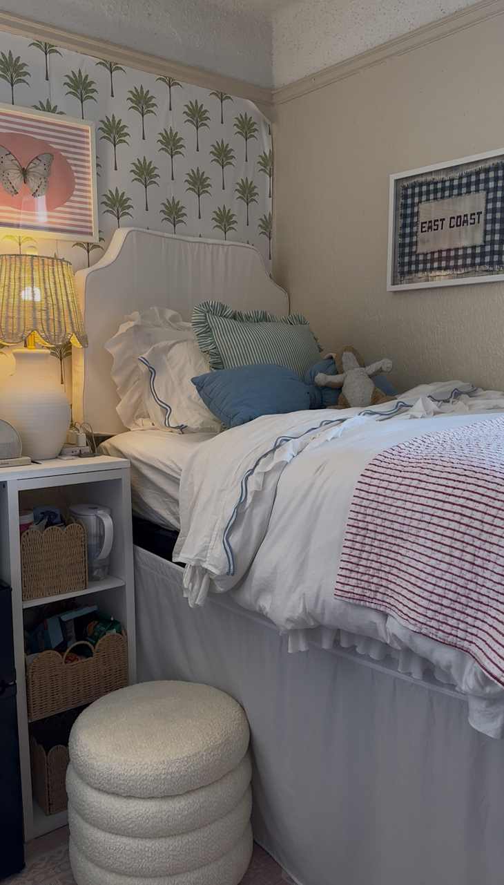 This Tulane University Freshman Dorm Is So Cute and Coastal | Dorm Therapy