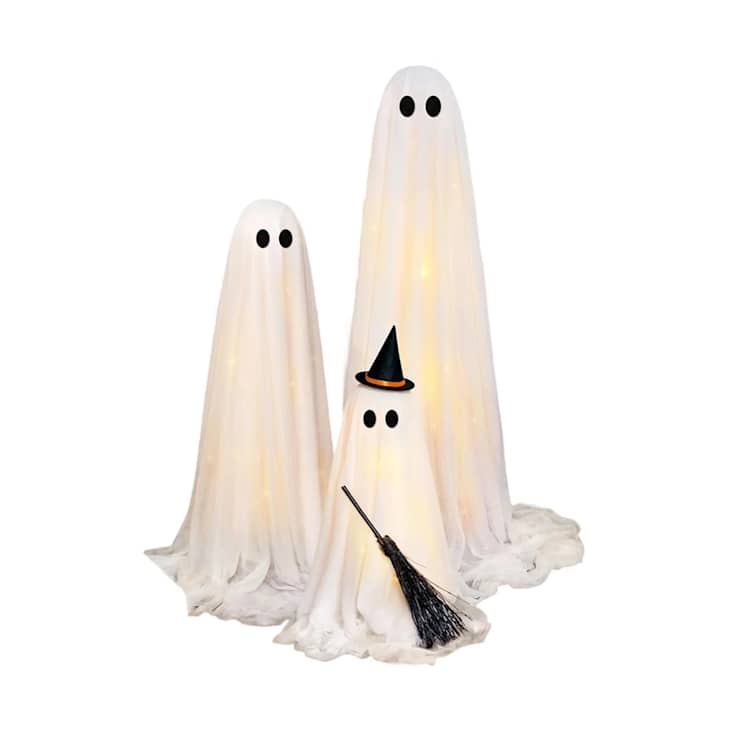This Cute Sherpa Ghost DIY Is the Coziest Halloween Decor | Apartment ...