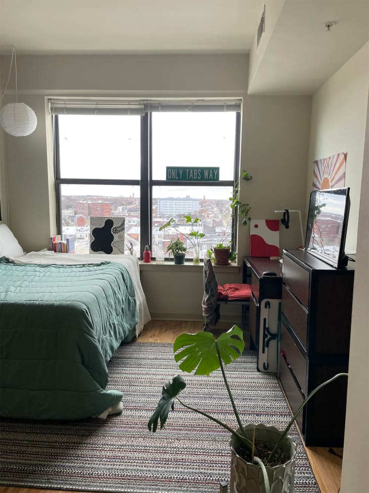 Tour This Morgan State Junior’s Sun-Drenched Studio Apartment | Dorm ...
