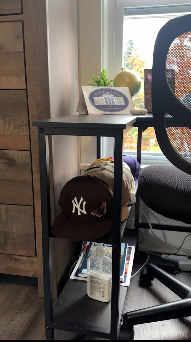 See a SUNY Oneonta Senior’s Off-Campus Bedroom | Dorm Therapy