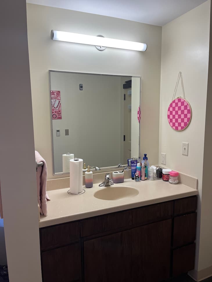A UGA Freshman Created a Pink Lover’s Dream in Her Dorm | Dorm Therapy