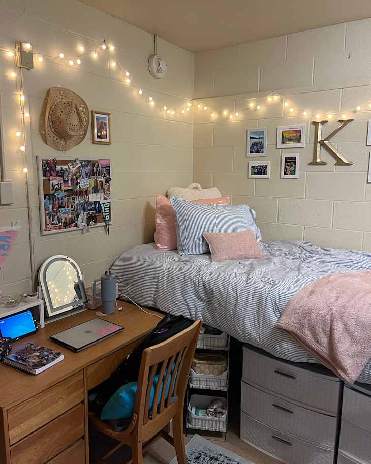 This Freshman's Dorm Is Giving "Coastal Granddaughter" Oasis | Dorm Therapy