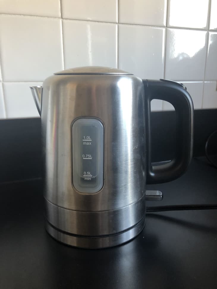 Amazon Basics Electric Kettle Review | Apartment Therapy