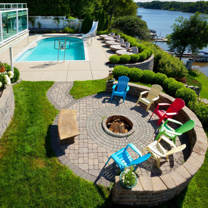 Here are the Best Fire Pit Ideas for Your Home | Apartment Therapy